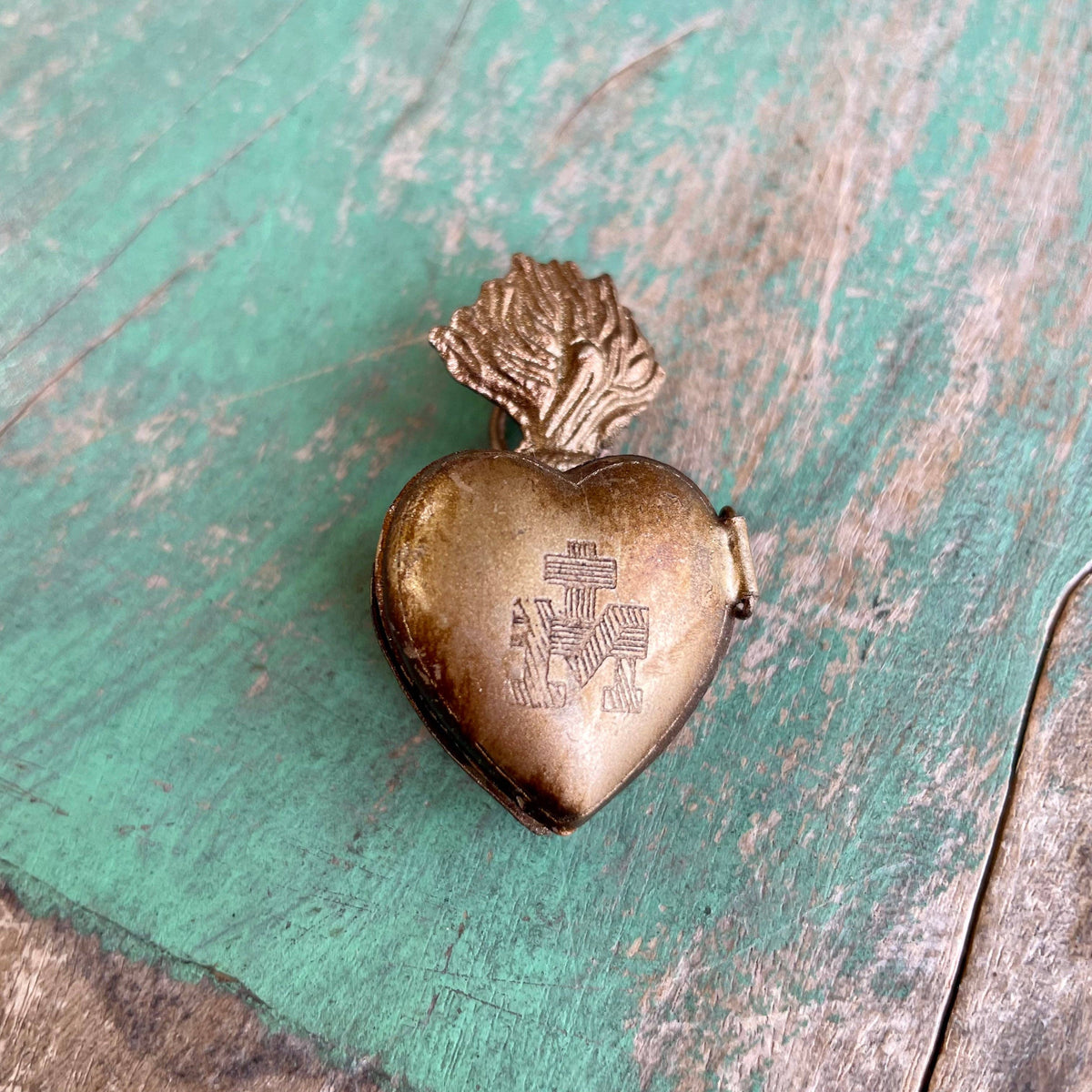 Sacred Heart Locket Box – Cielito Lindo